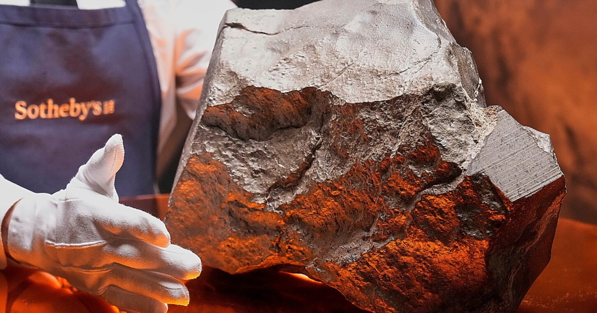 Video bokep golda the lady greeted me from behind the door,