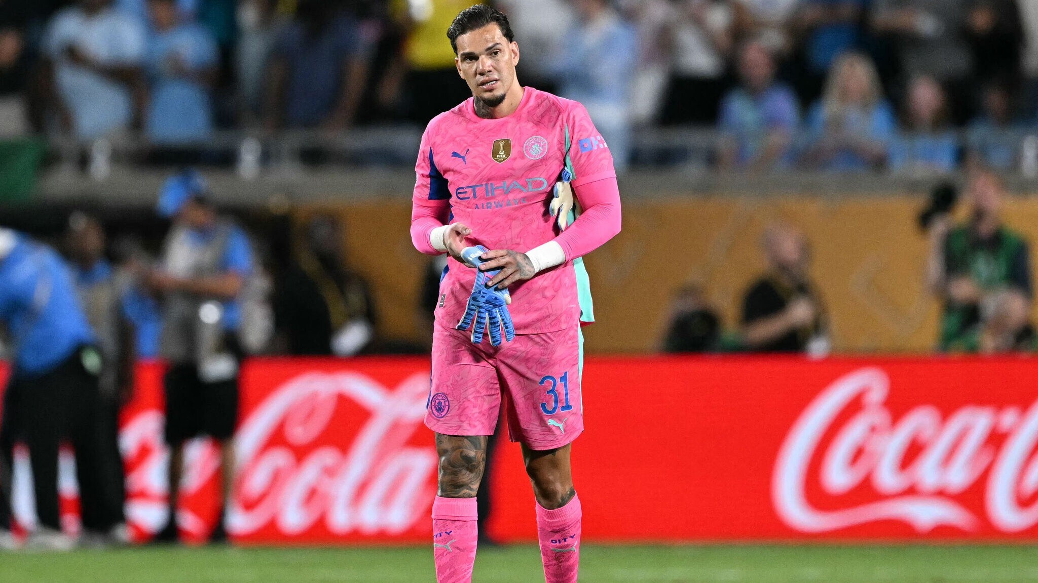 City-Star vor Wechsel - Hiobsbotschaft für DFB-Goalie: Gala will ...