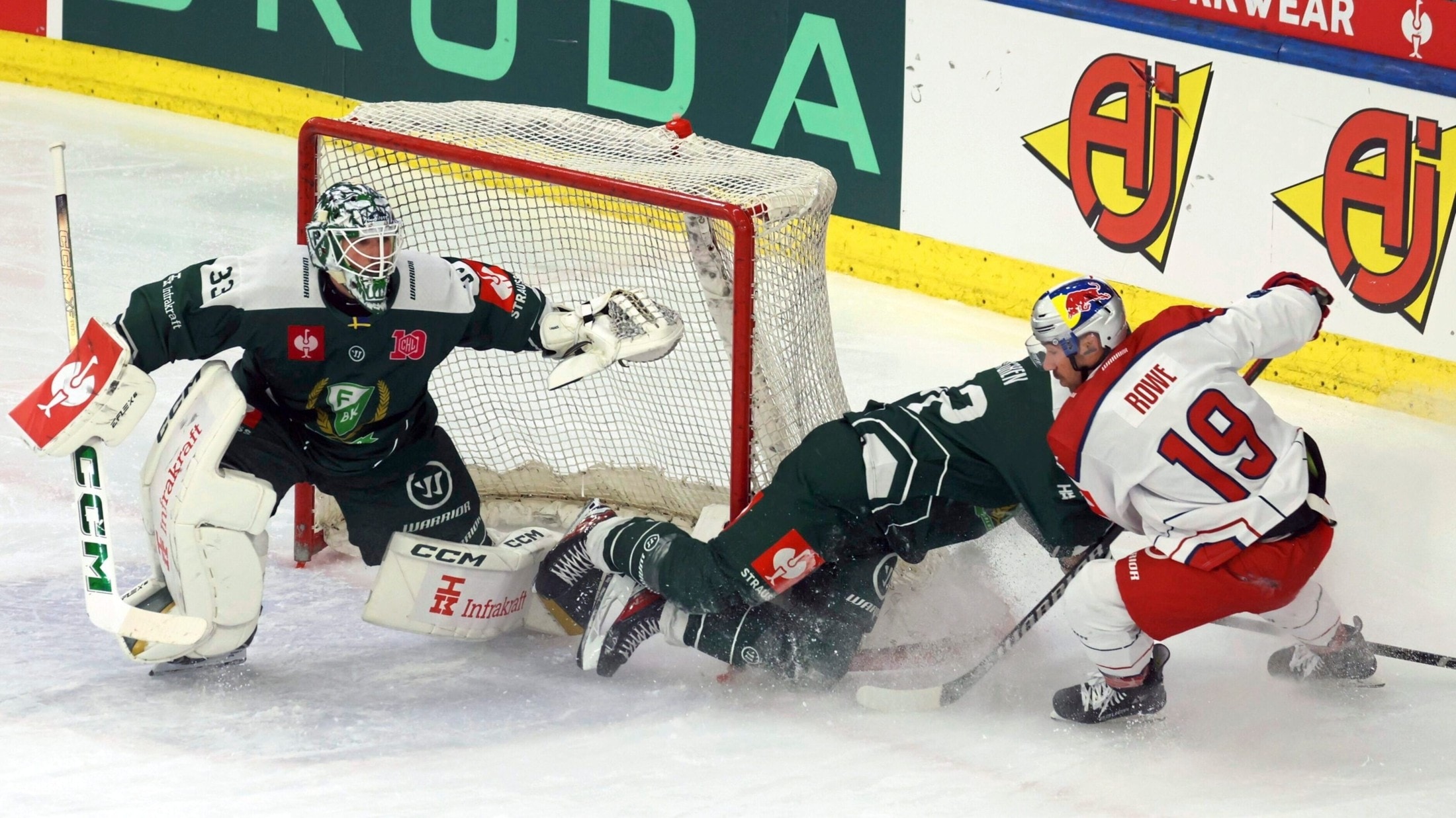 Xnxx com.see i gave her an envelope, she opened it, I made