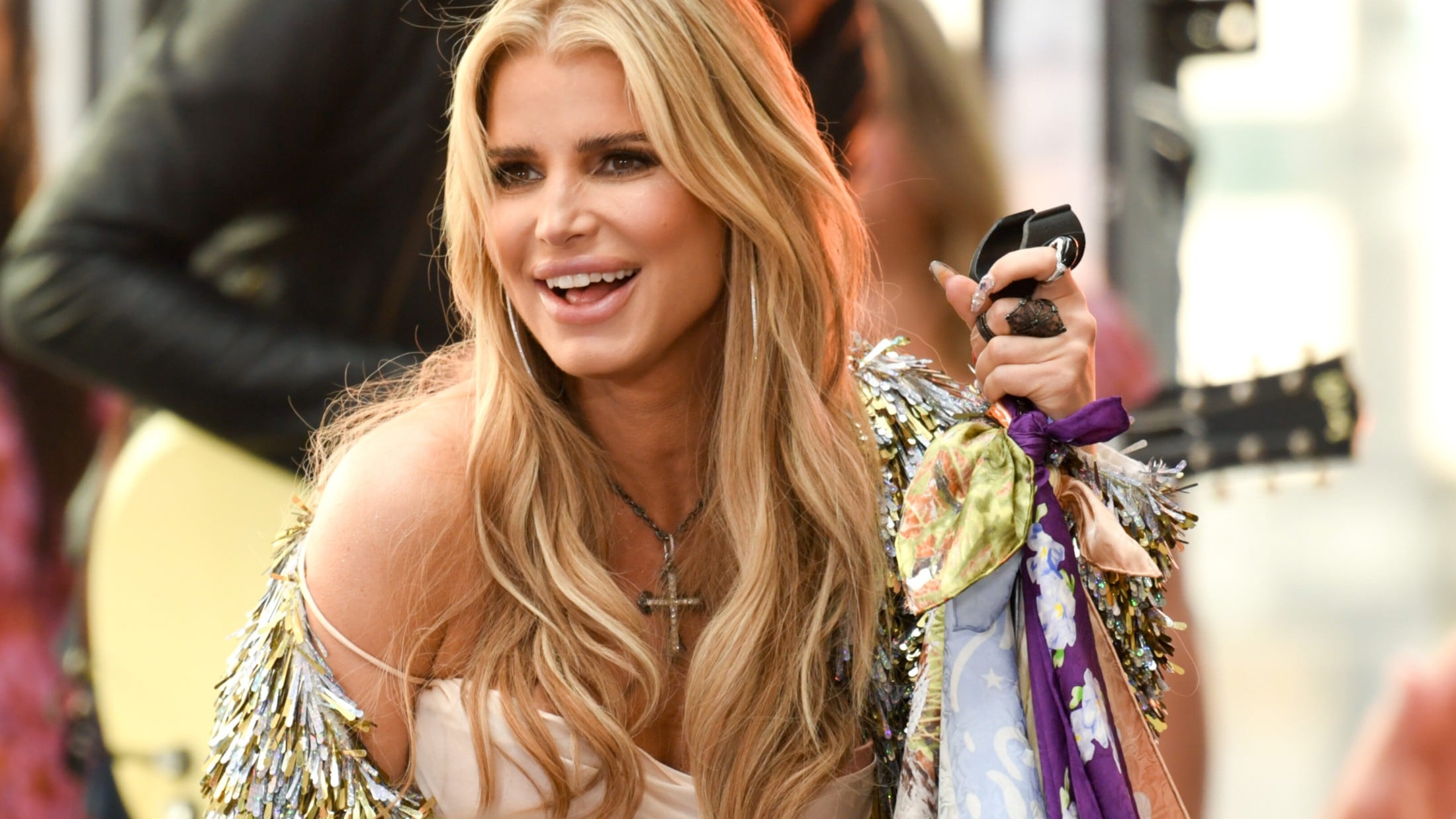 Live auf der Bühne - Jessica Simpson: Peinliche Dekolleté-Panne im TV ...