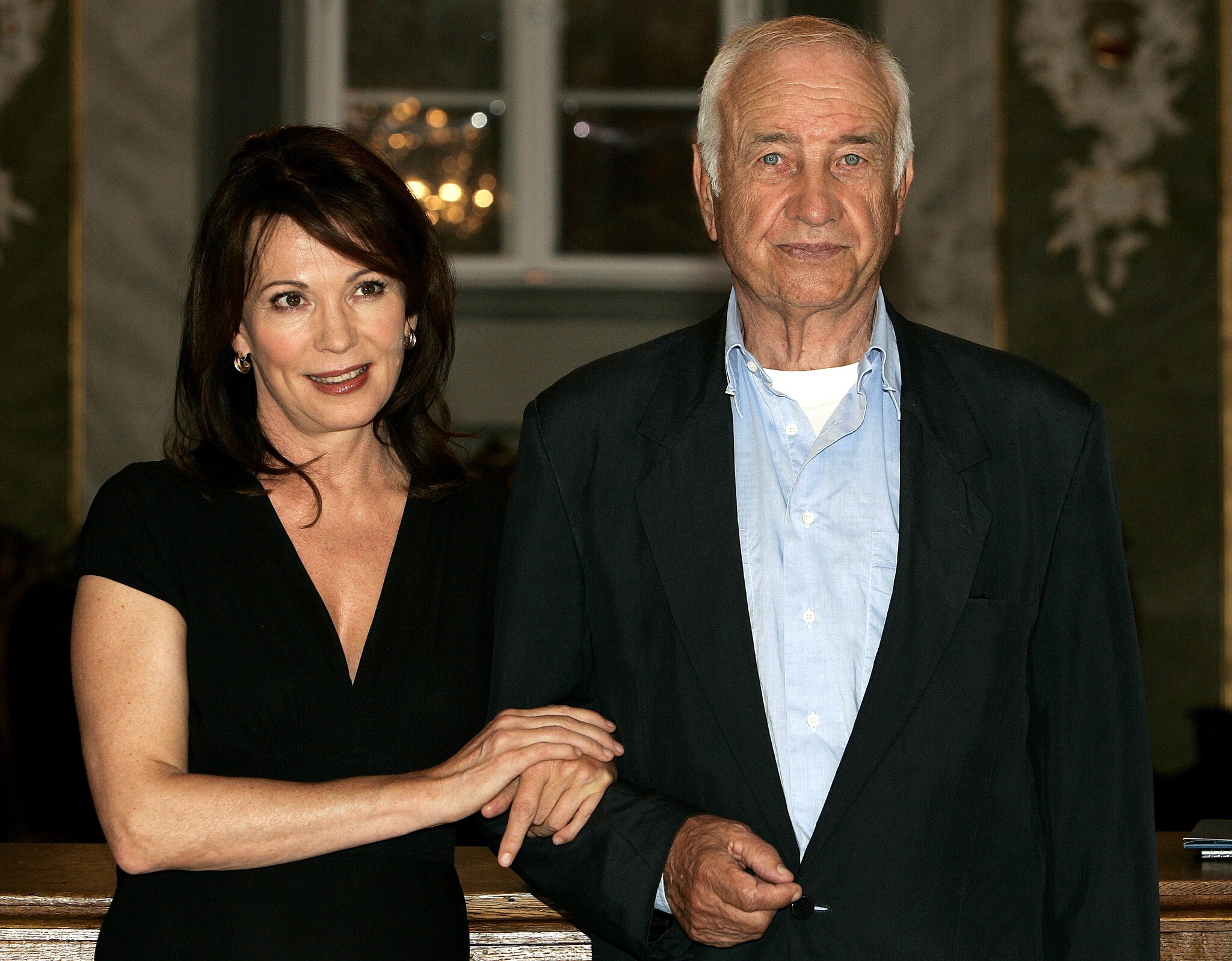 Kein bisschen still - Iris Berben: 75 Jahre mit Glamour und Haltung ...