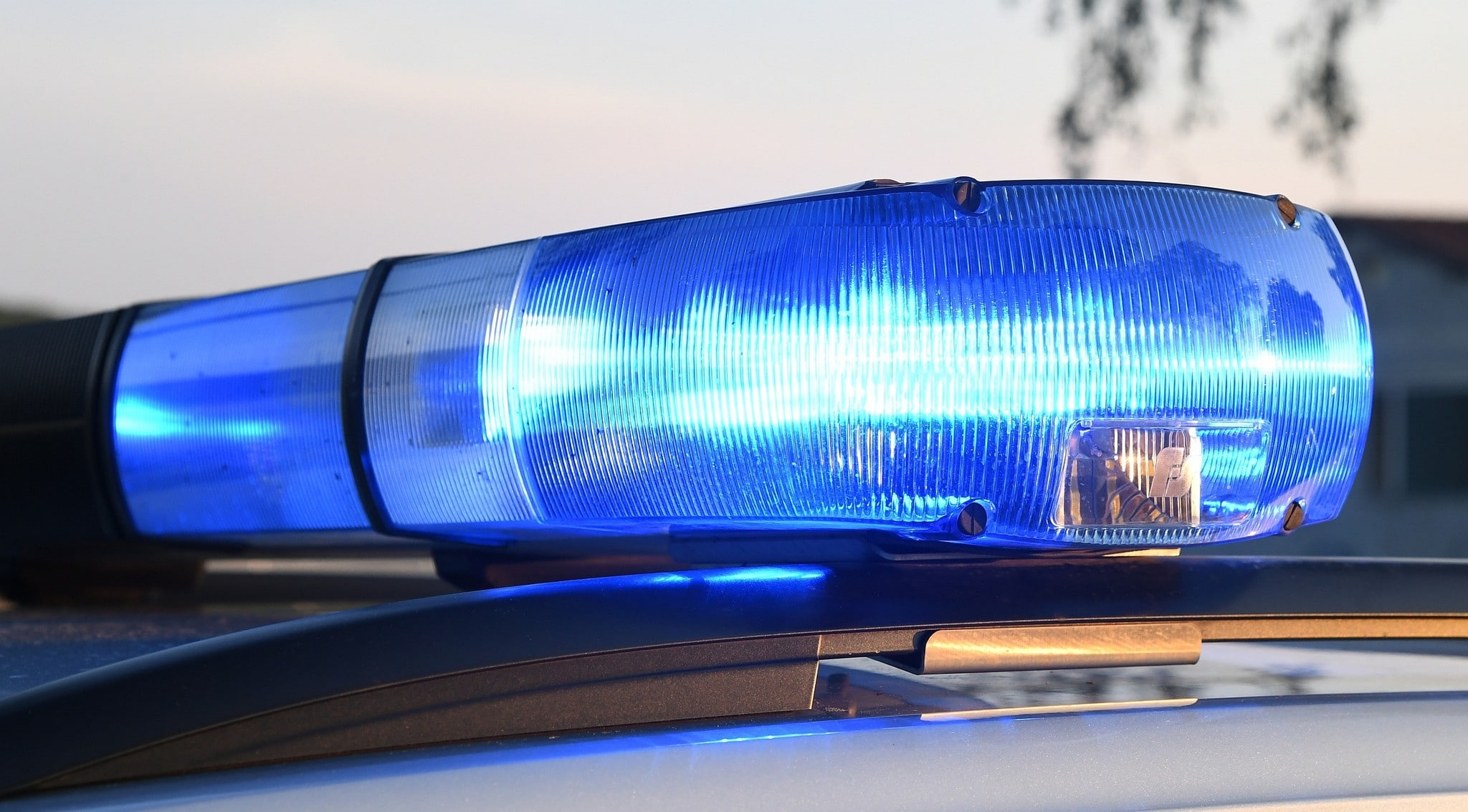 Übergabe mit Polizei - Minderwertiges Handy verkauft: Betrüger enttarnt ...