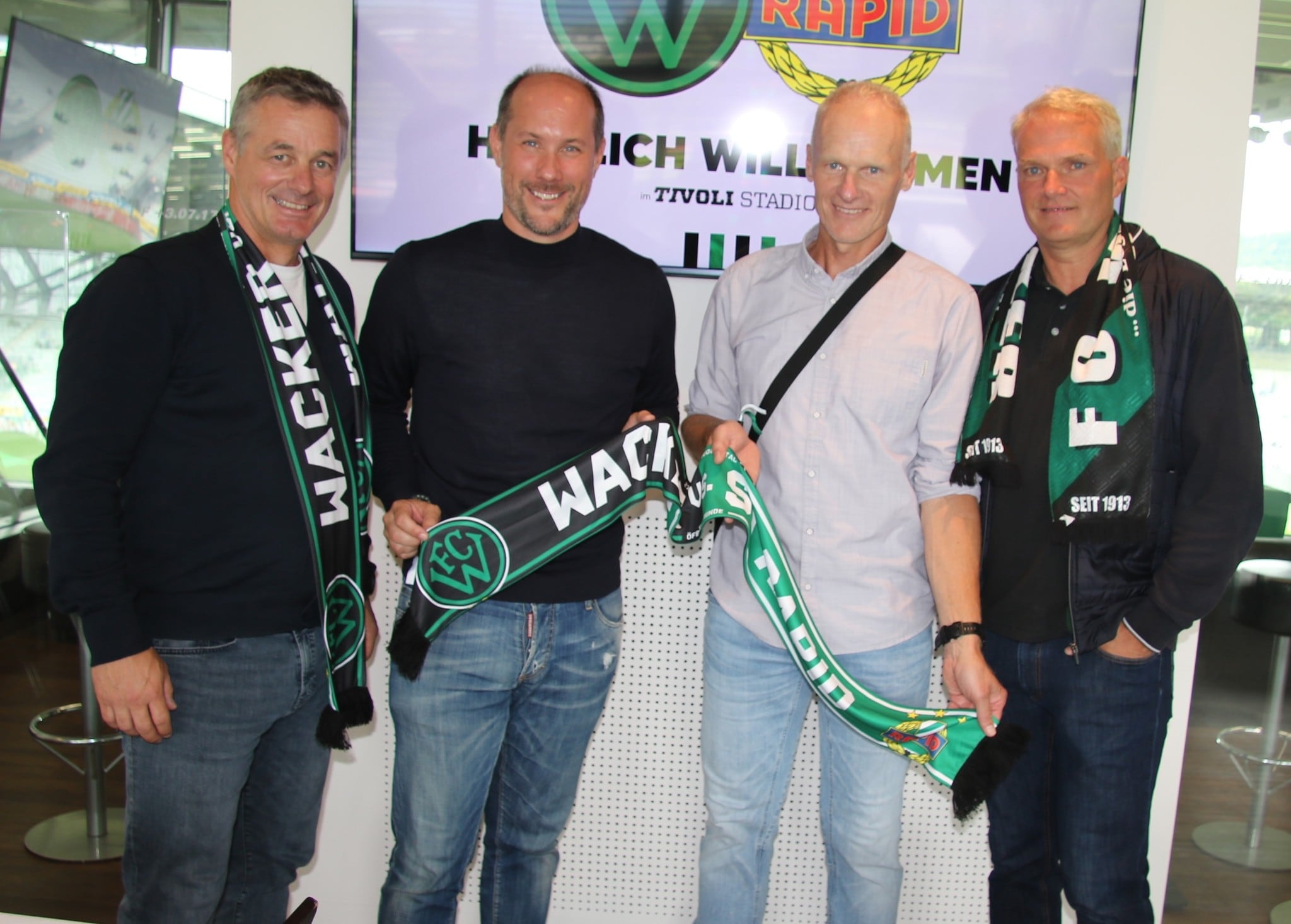 „Krone“ mittendrin - Bunt gemischtes Publikum feuerte FC Wacker an ...