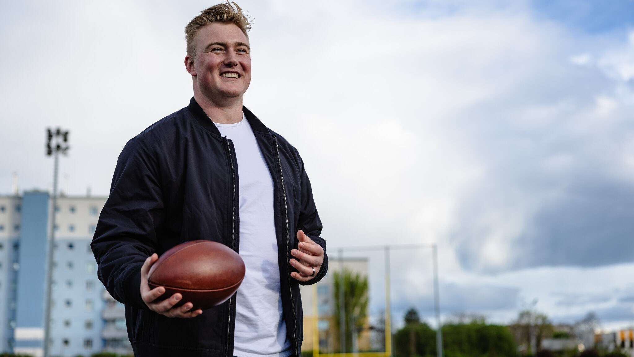 Zukunft ist geklärt - 86 Millionen Euro! Neuer NFL-Vertrag für Raimann ...