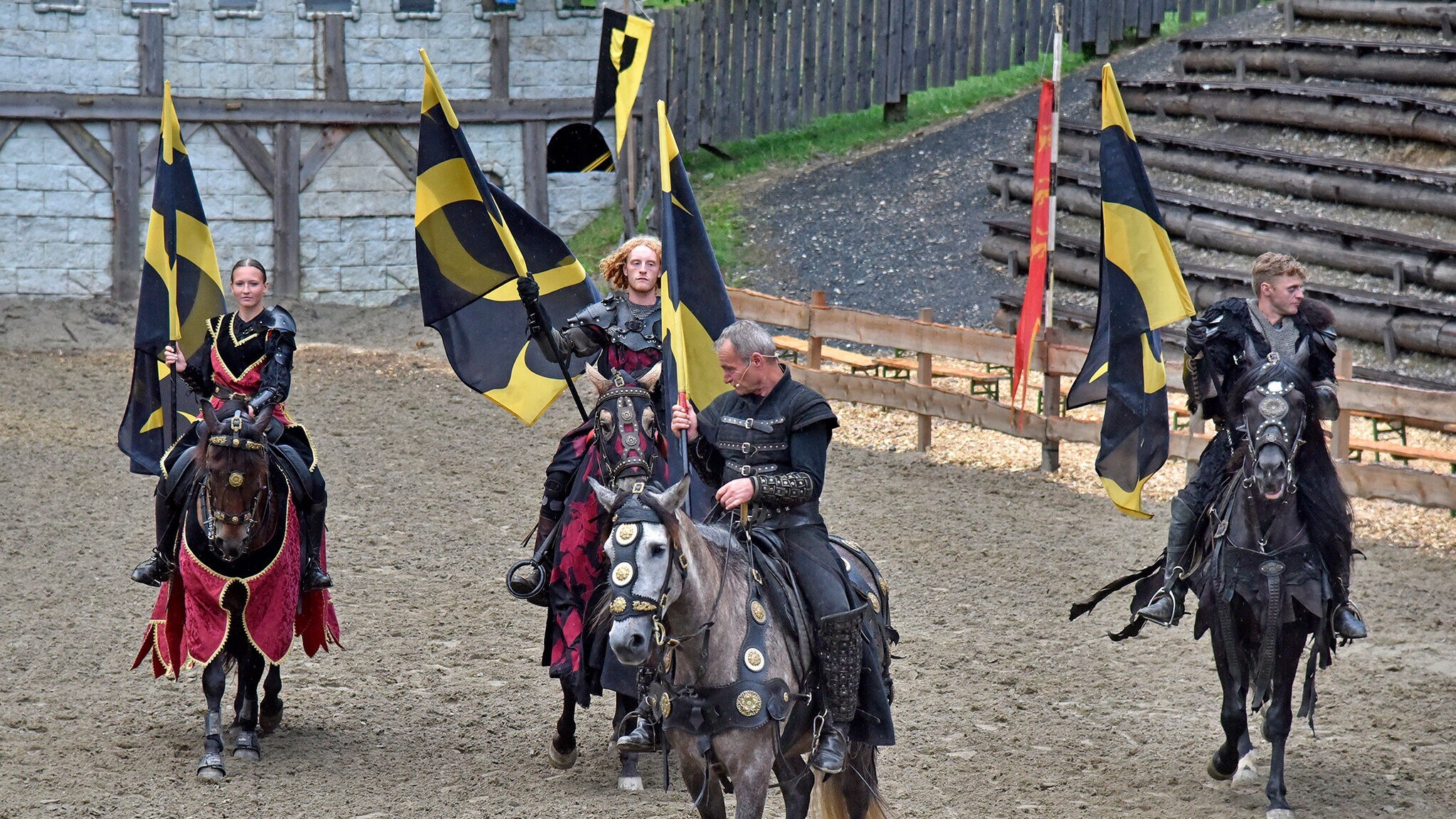 Mittelaltermarkt - Auf der Burg Sommeregg sind die Ritter los! | krone.at