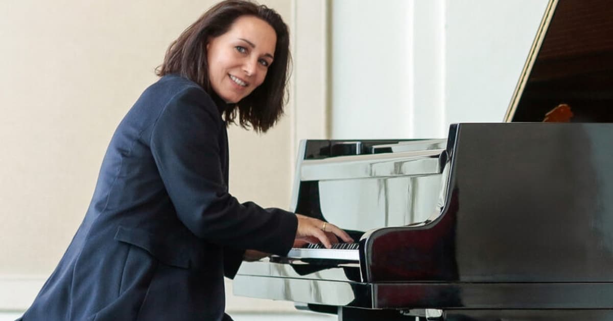 Rekord aufgestellt - Musikerin lässt Finger über das Klavier „sprinten ...