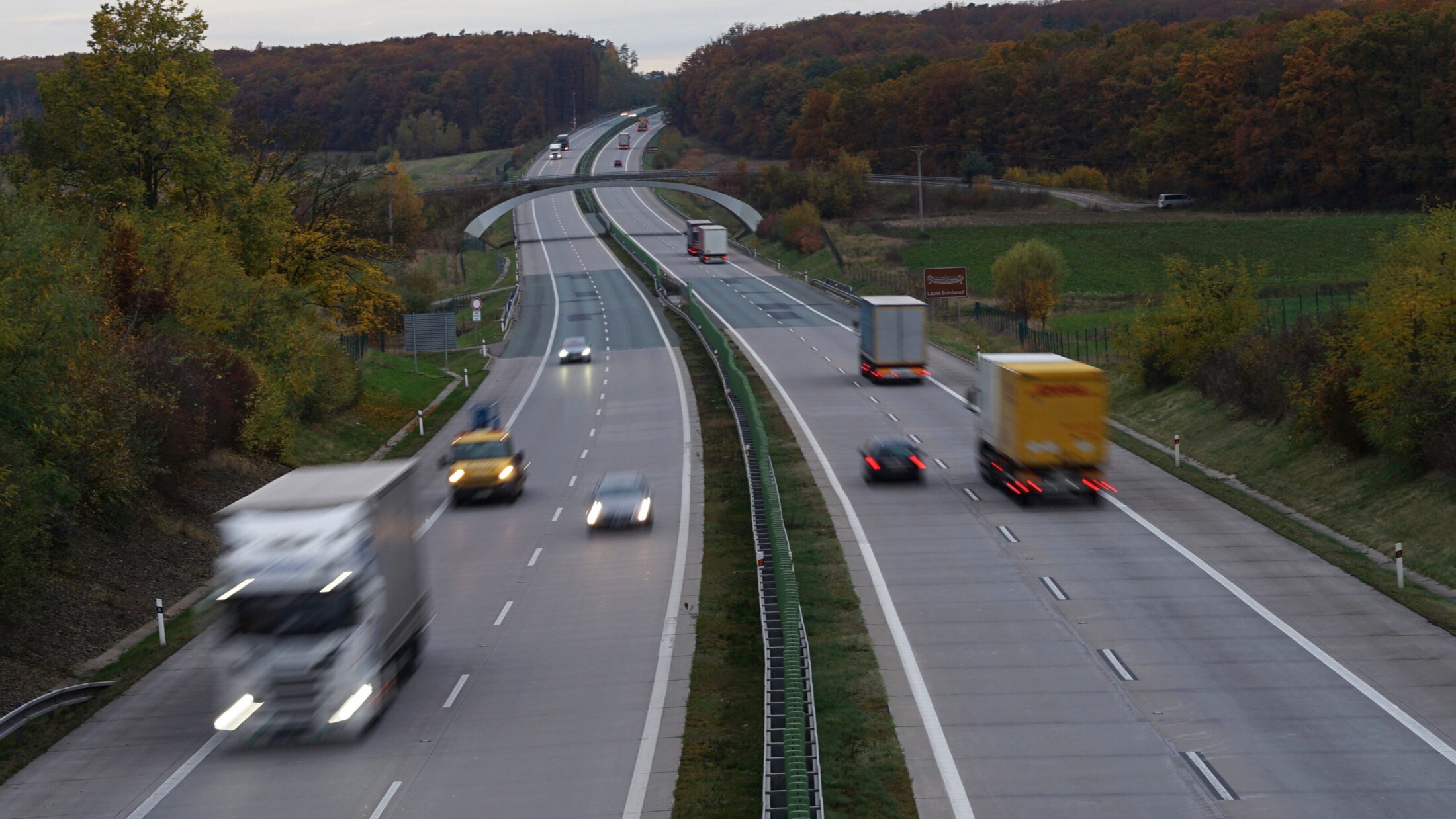 Neues Tempo-Limit - In diesem Nachbarland sind bald 150 km/h erlaubt ...