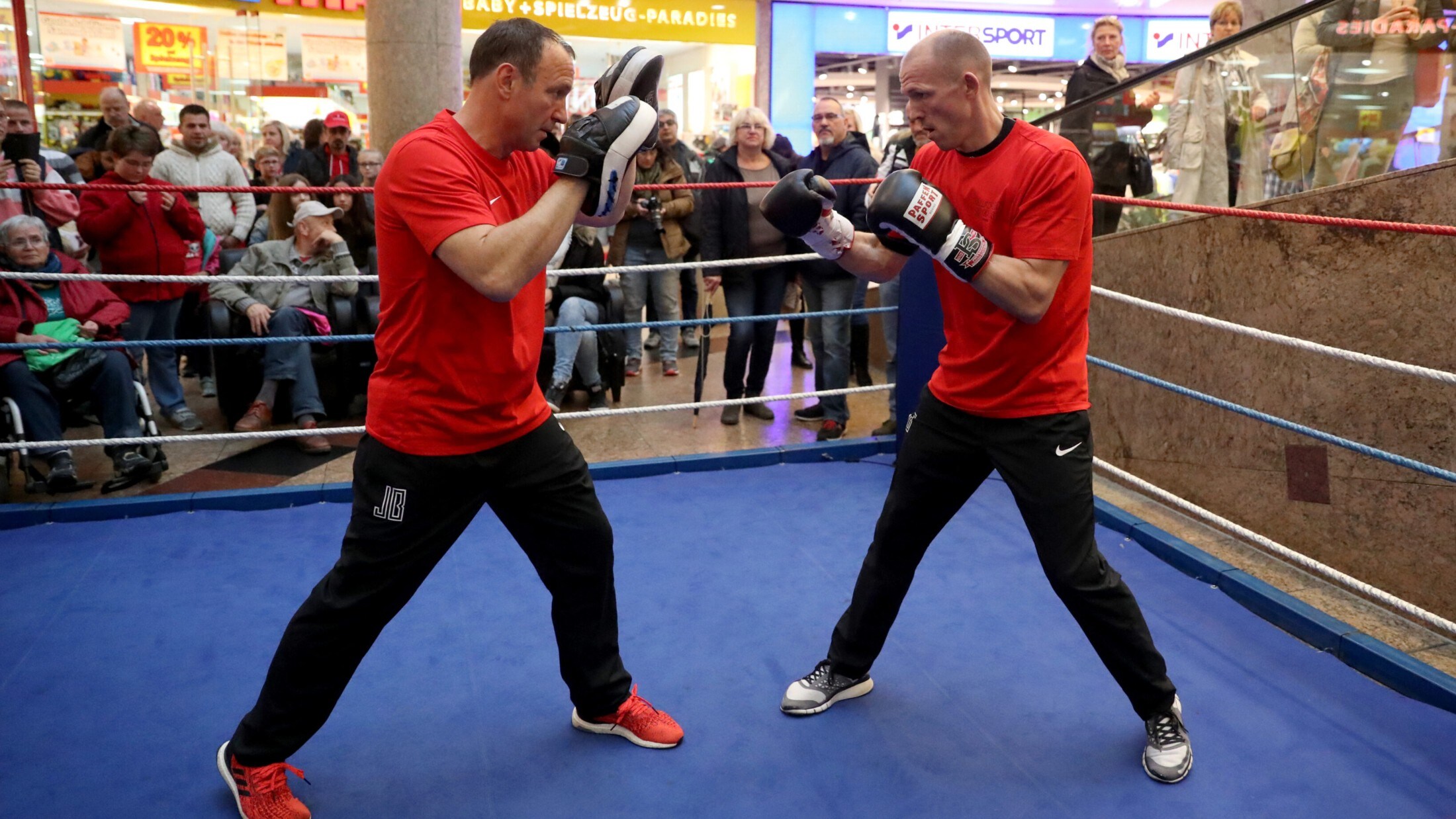 Weltmeister-Macher - Deutsche Sportwelt trauert um Box-Legende | krone.at