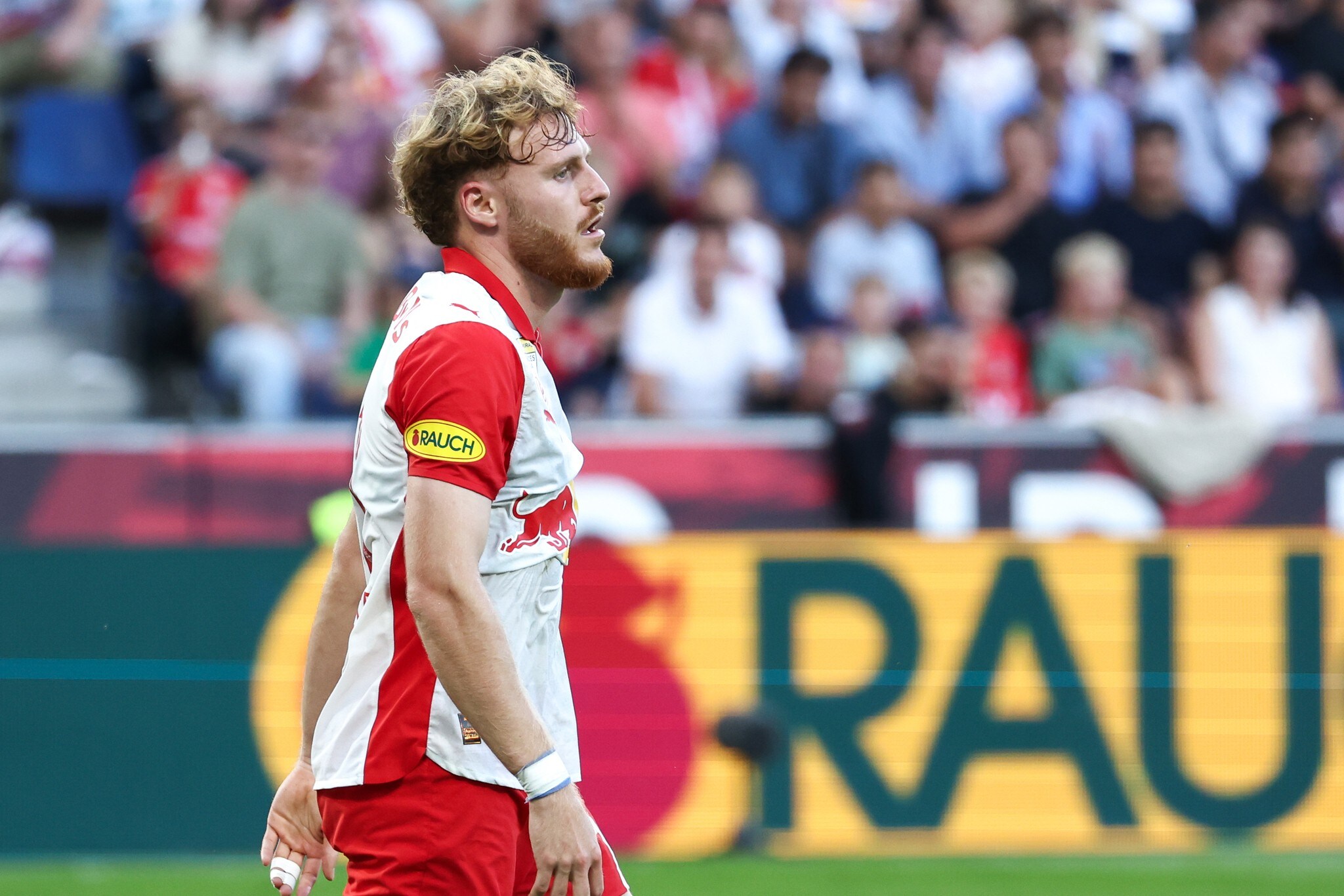 Bullen-Noten - Bester Salzburger saß fast 70 Minuten auf der Bank ...