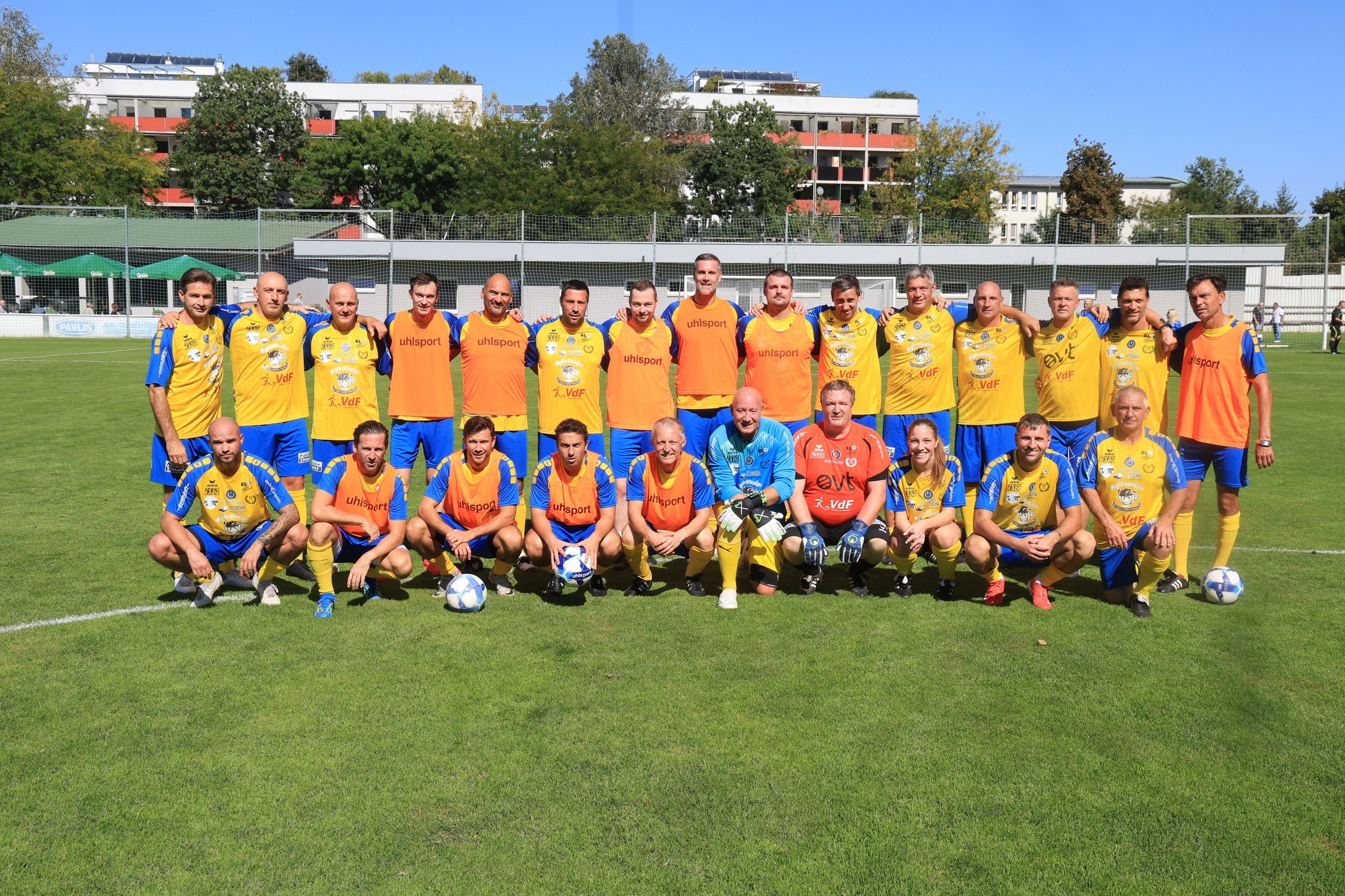 Benefizspiel - Promis schnürten für „Schladi“ die Fußballschuhe | krone.at