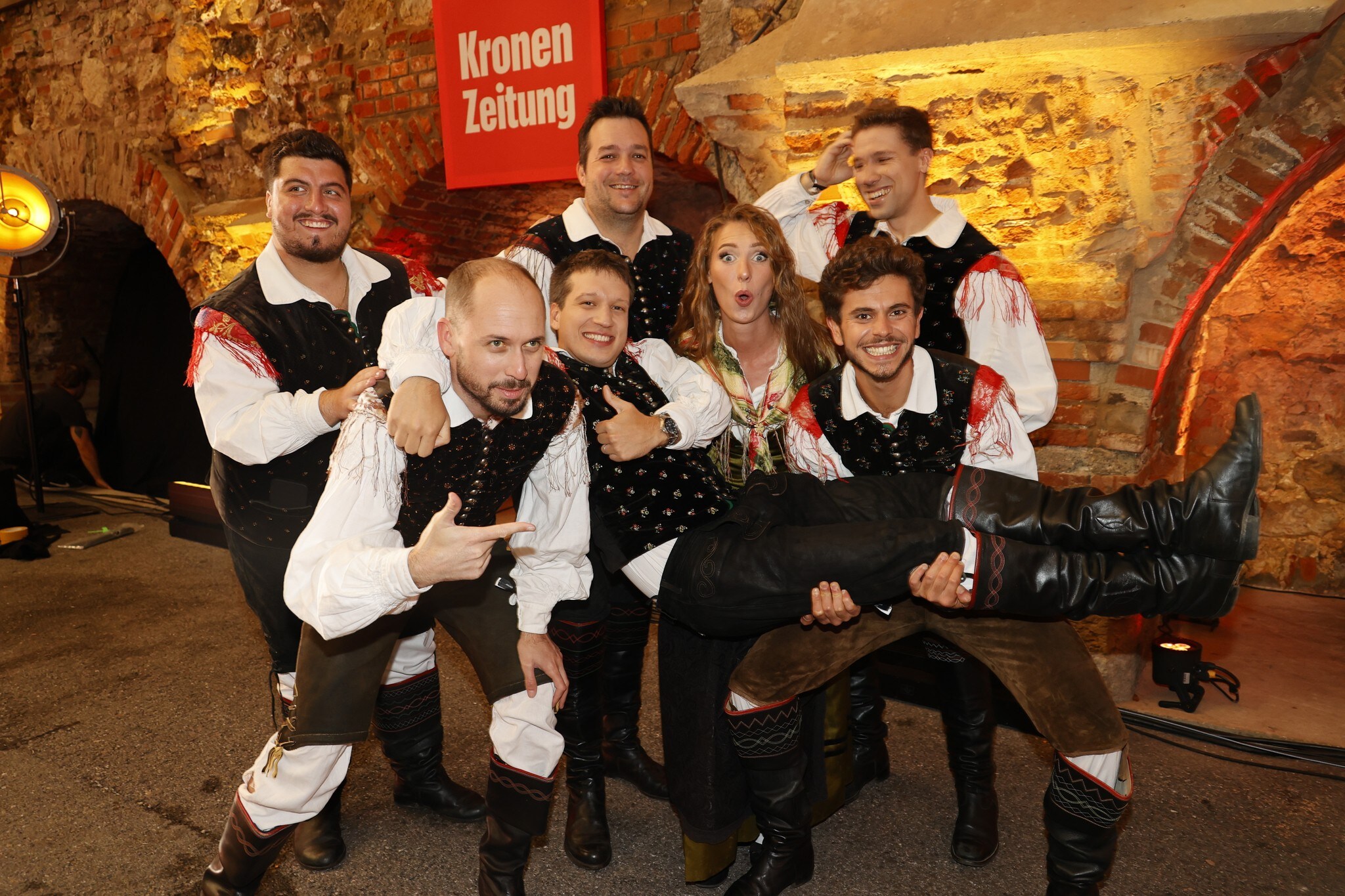 Aufsteirern-TV-Show - Heimspiel für „Wackelkontakt“ am Grazer ...