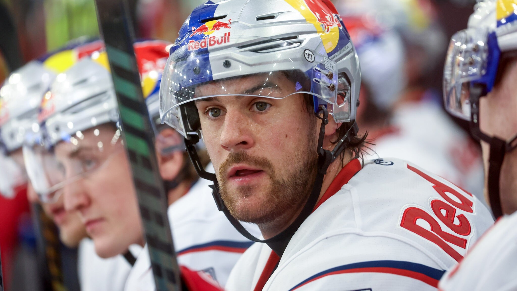 Eishockey-Liga - Erste Saison-Niederlage für Meister RB Salzburg ...