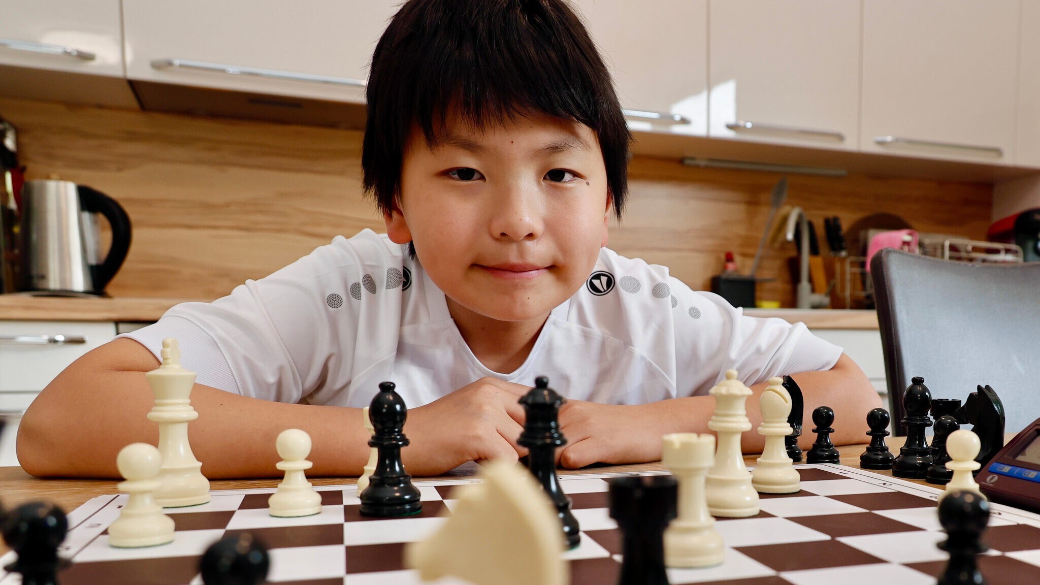 Leon Chen - Junger Grazer bricht einen Rekord am Schachbrett | krone.at