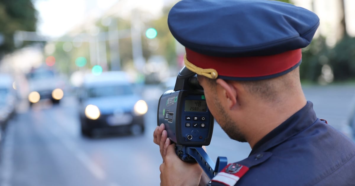Over 1000 members - Police officer revealed where speed cameras were ...