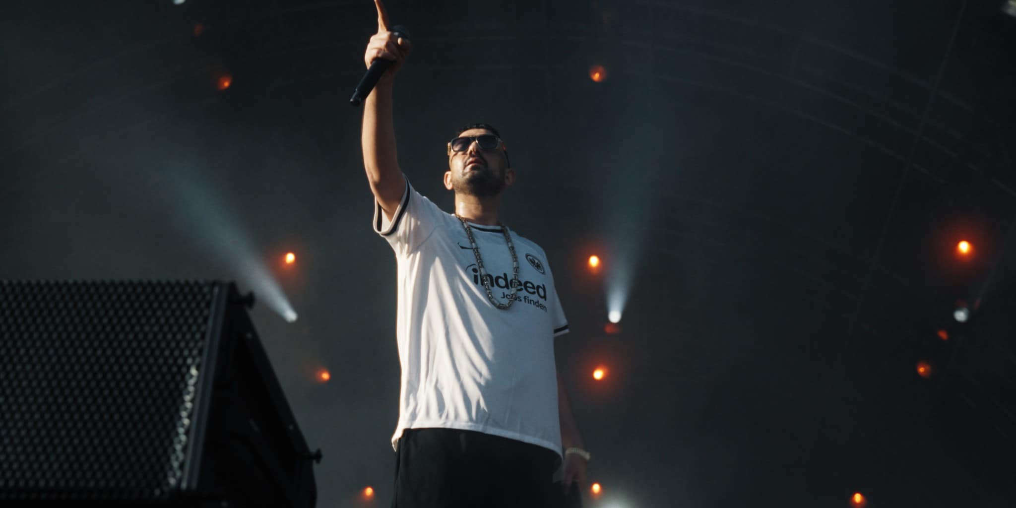 Hoher Besuch zum 60er - Rapper Haftbefehl bei Özdemirs Geburtstagsfeier ...