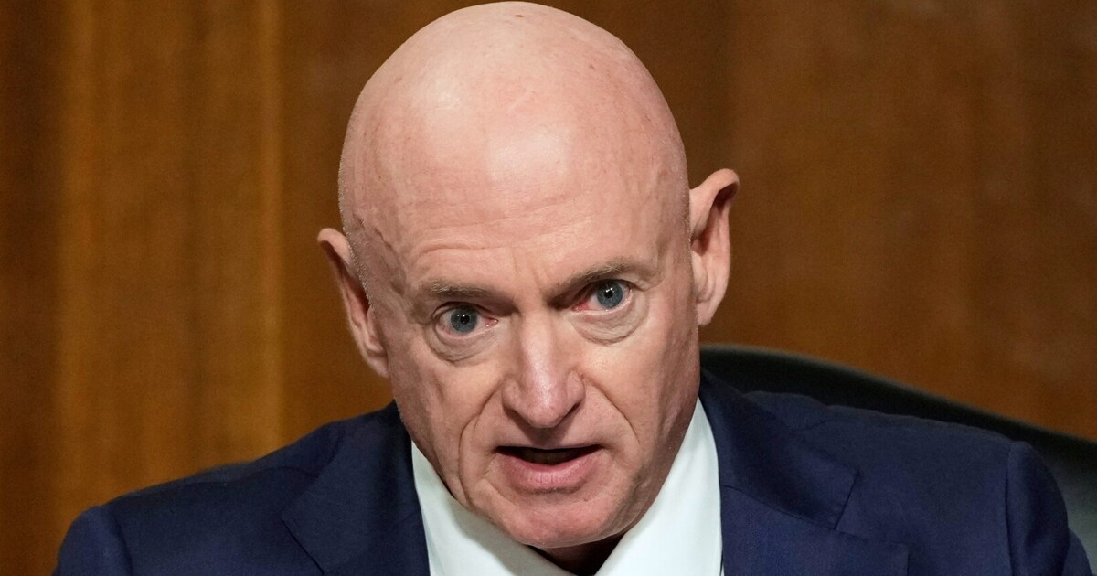 „Verabscheuungswürdig“ - US-Pentagon überprüft Senator Kelly wegen ...