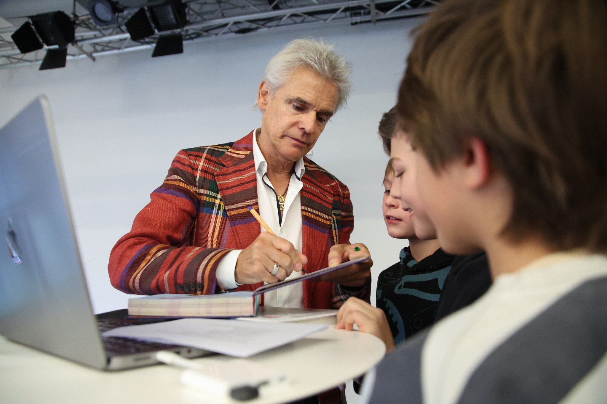 Über sprechende Organe - Kinderbuch-Kultautor präsentierte sein neues ...