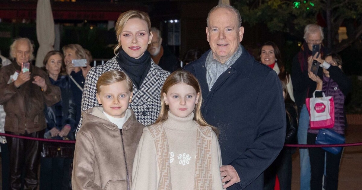 Mini-Royal im Luxus - Hier trägt Prinzessin Gabriella 1000-Euro-Poncho ...