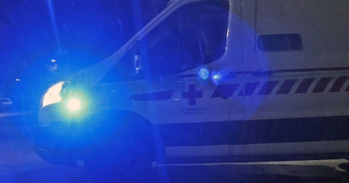 Ohne Licht und Helm - E-Biker nach Crash mit Polizeiauto schwer ...