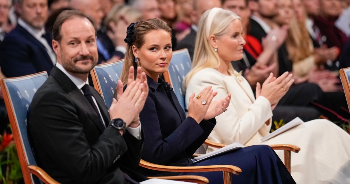 Ingrid Alexandra - Prinzessin mit Mamas Prada-Tasche beim Nobelpreis ...