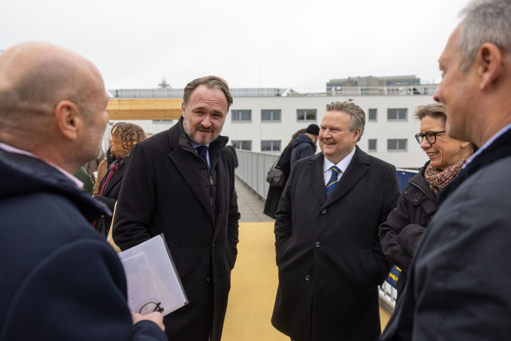 EU-Kommissar zu Besuch - Europas Städte sollen „Wien als Vorbild folgen ...