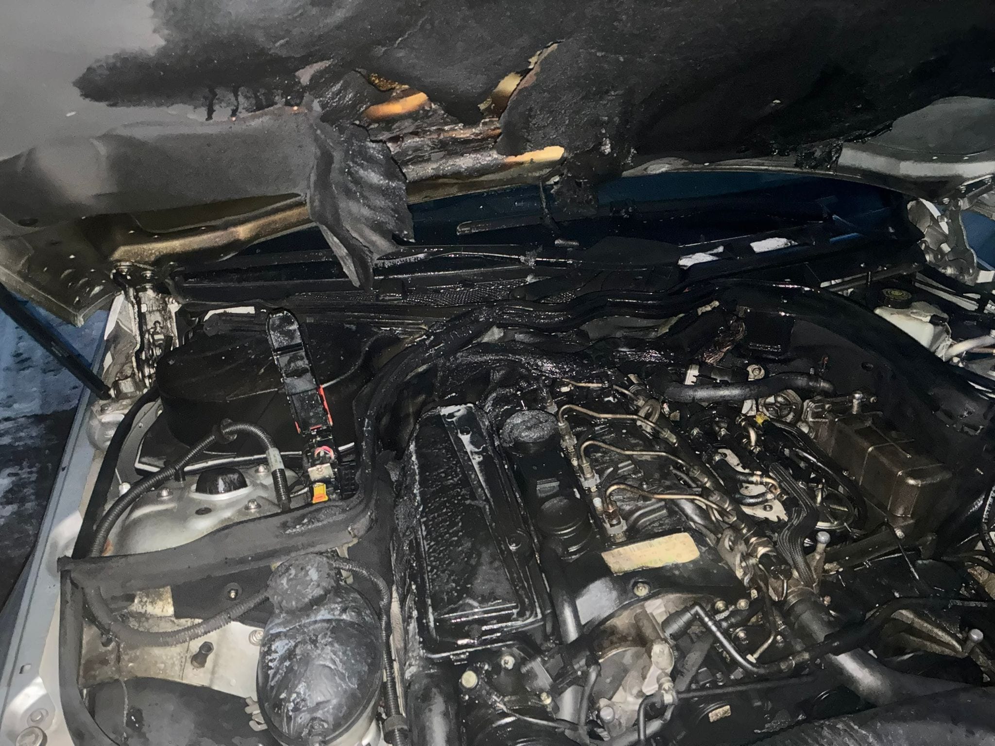 "Ran there immediately" - Local resident (40) rescues family after car ...
