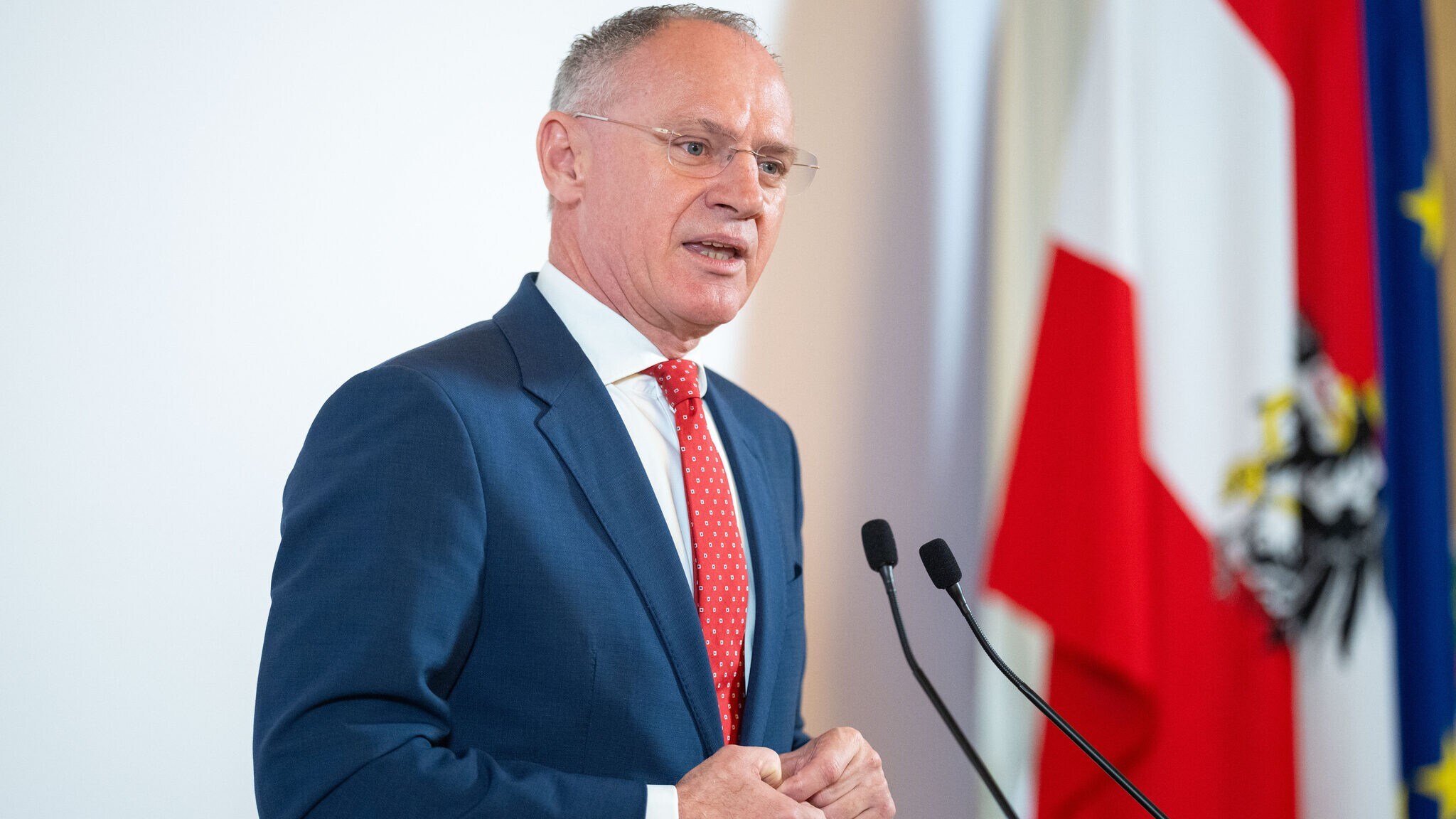 Gespräche über Asyl - Karner mit zwei Topgästen bei Neujahrskonzert ...