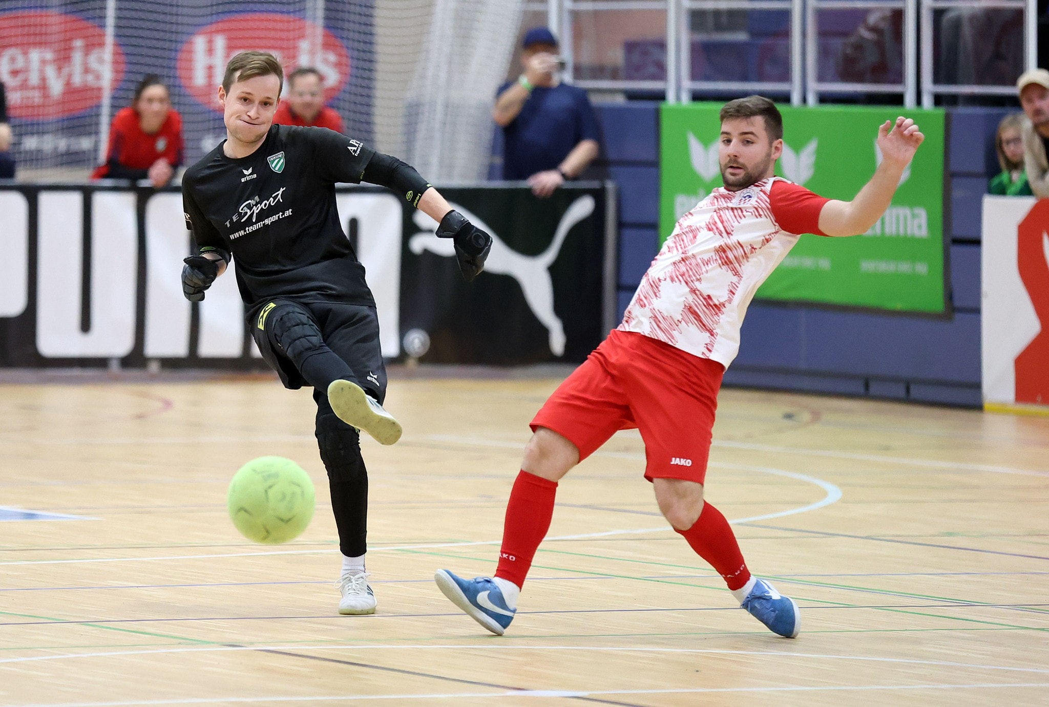 Beim Salzburger Stier - Westligist fiel strittiger Situation zum Opfer ...