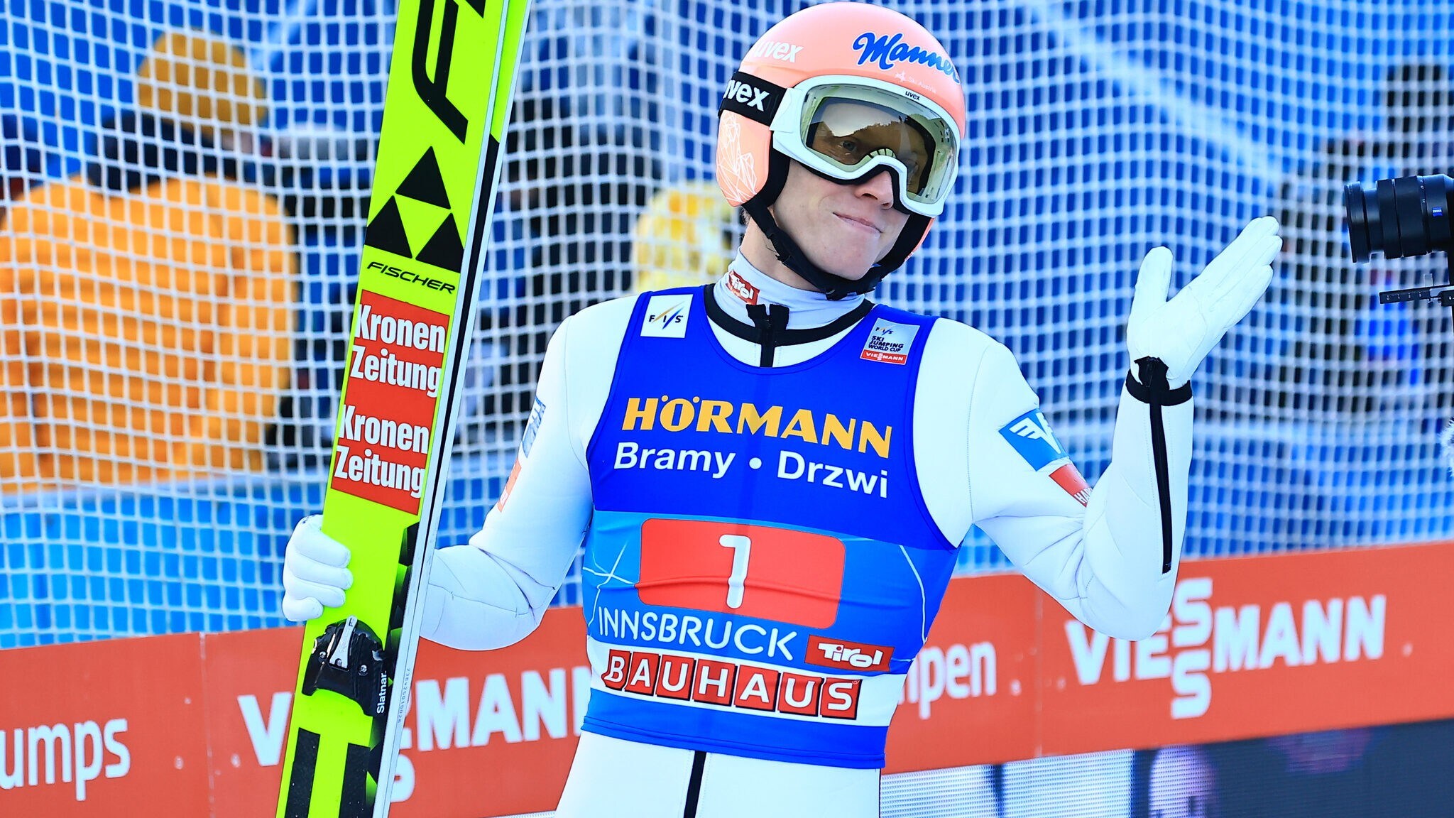 Bergisel Ski Jumping - LIVE: ÖSV eagle Embacher flies to the lead ...