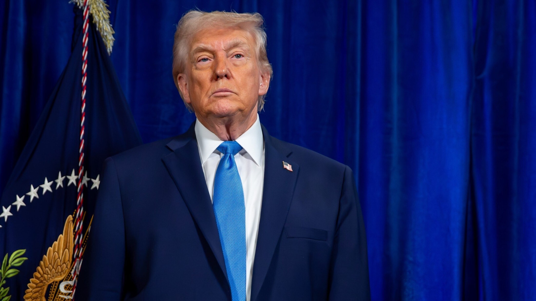„Satz von 25 Prozent“ - Trump droht Iran-Verbündeten mit neuen Zöllen ...
