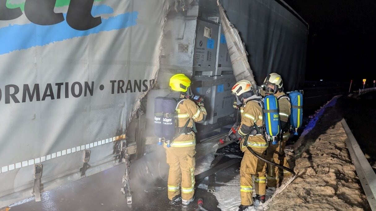 Auf Tauernautobahn - Wieder brannte Lkw! Zum Glück nicht im Tunnel ...