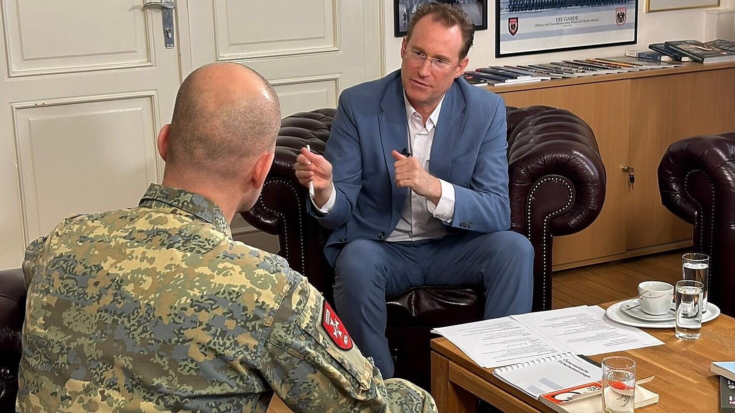 Message, Macht, Medien - Militärexperte Reisner ortet Vorphase zu ...