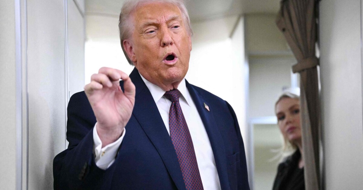 „Flotte ist unterwegs“ - Trump droht erneut mit Militärschlag gegen ...