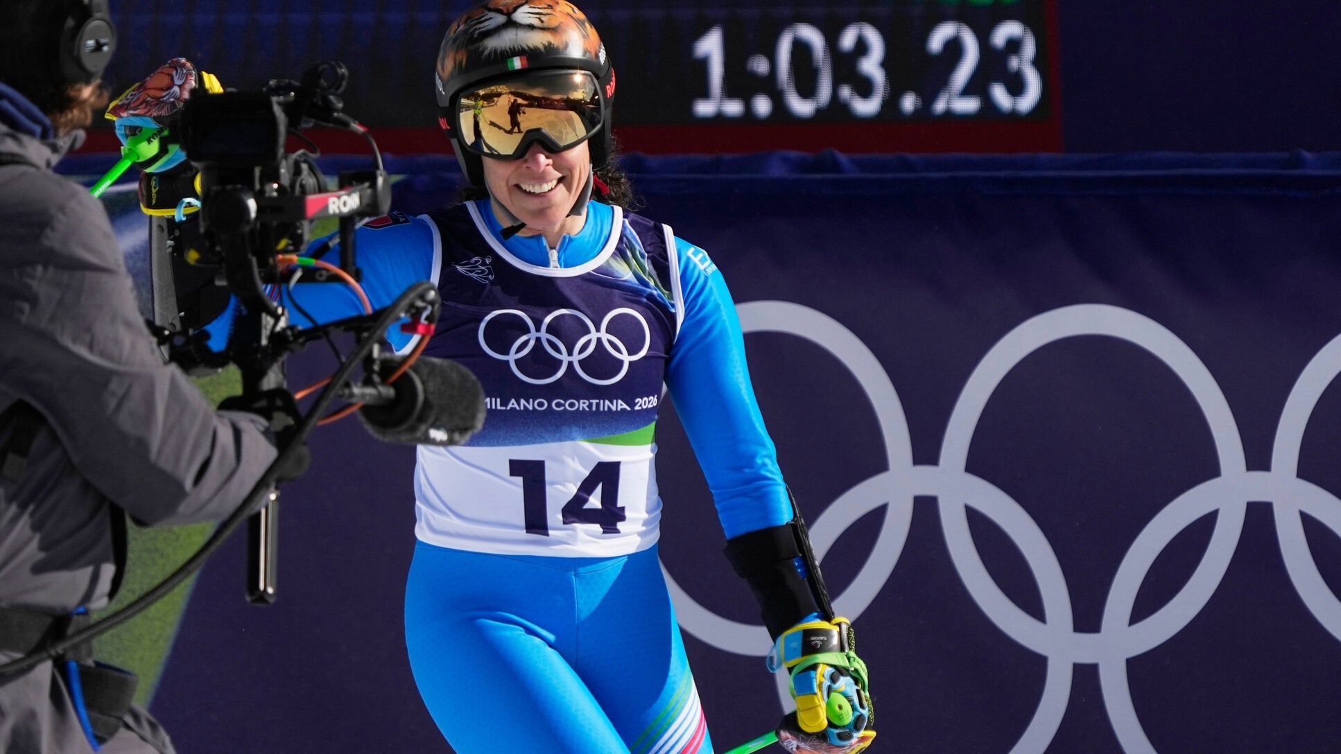 Thrilling Olympic giant slalom - LIVE: Shiffrin misses out on the lead ...