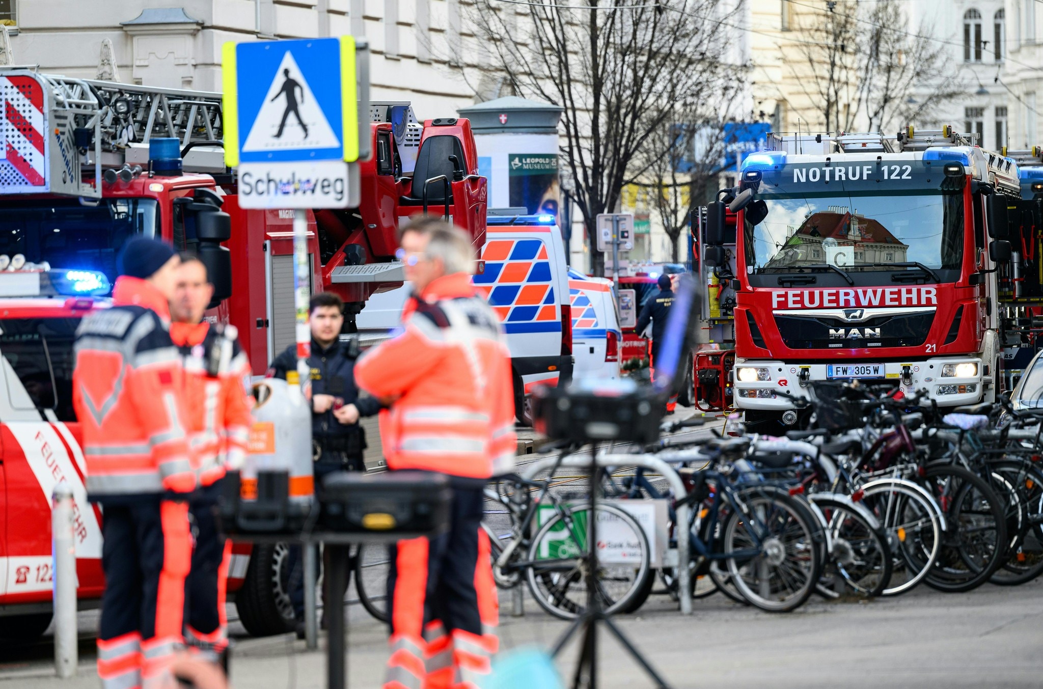Auf Wiener Baustelle - Unter Betonmassen begraben: Vier Arbeiter tot ...