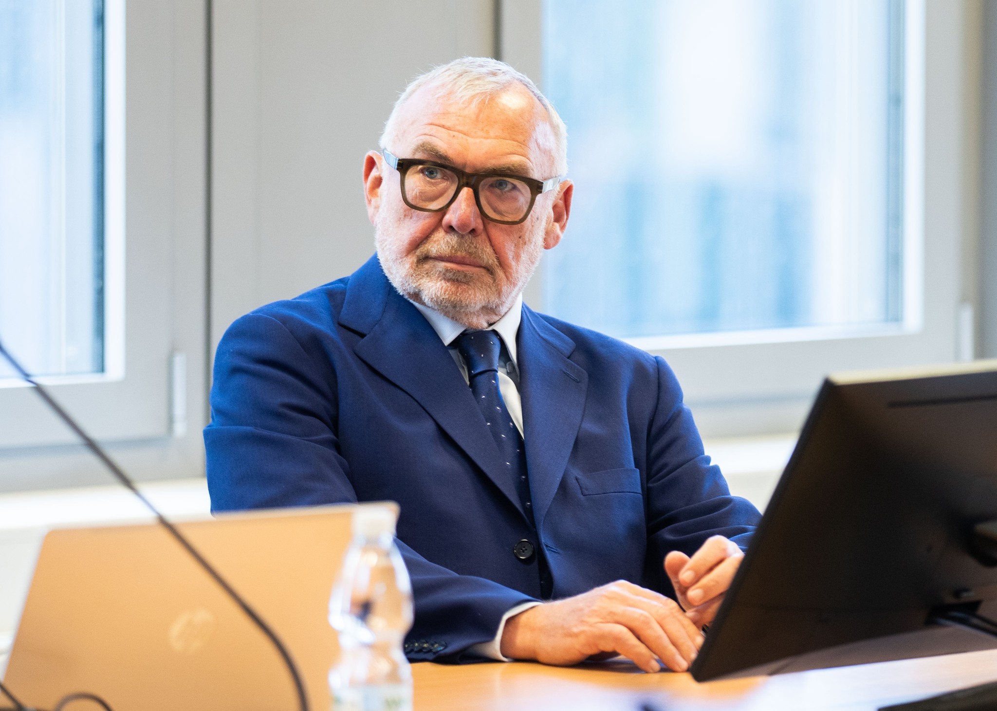 „Viel telefoniert“ - Gusenbauer: Signa-Tätigkeiten „undokumentiert ...