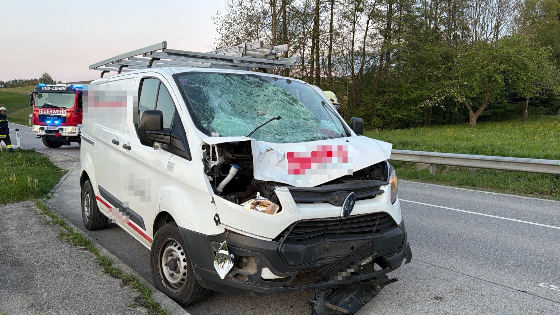 E-scooter accident - Car collides with e-scooter: Twelve-year-old girl ...