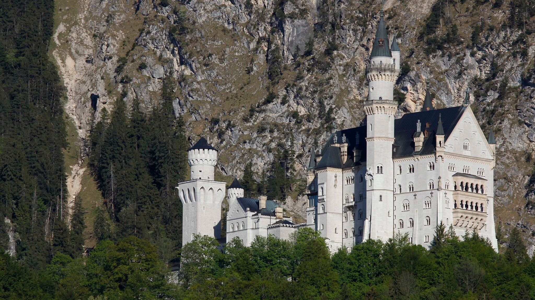 Ach, übrigens... - Aytekin in Neuschwanstein | krone.at