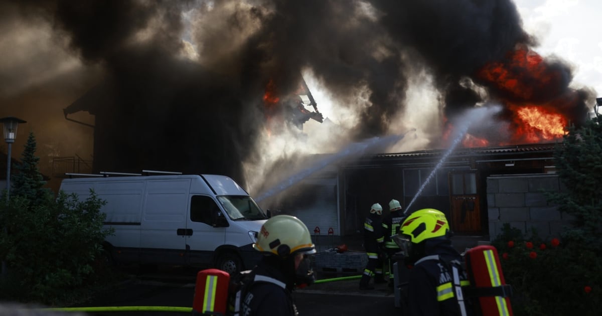 Hallen in Vollbrand - Inferno in Gewerbebetrieb fordert Verletzten ...