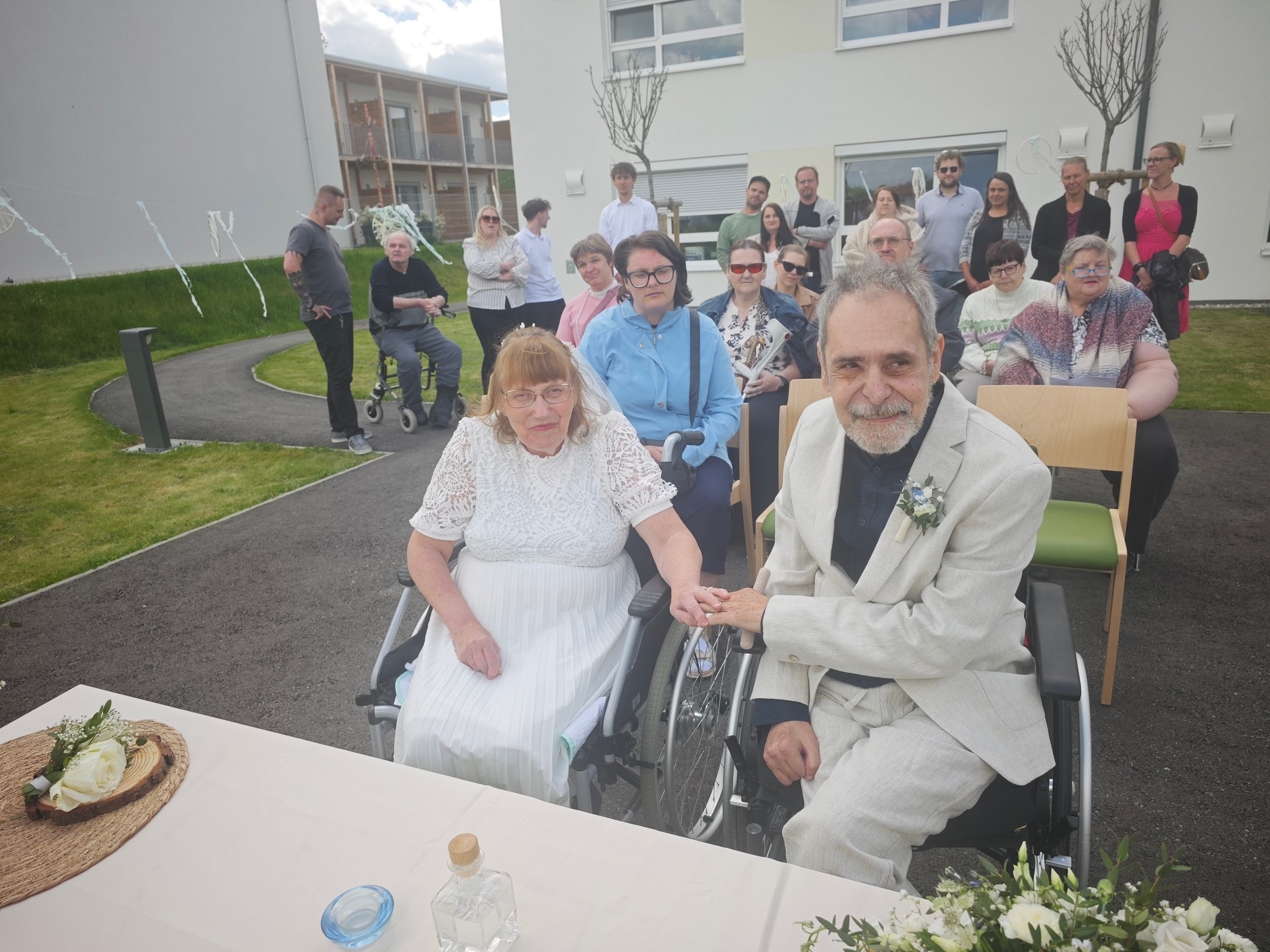 Besondere Hochzeit - Diese Liebe ist stärker als jedes Schicksal | krone.at