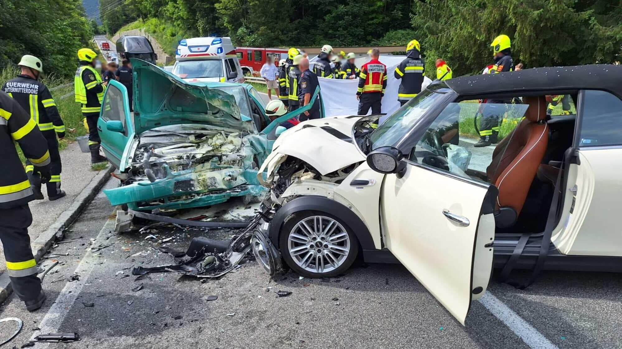 Fahrzeugbrand - Übungsfahrt endete mit Frontalzusammenstoß | krone.at