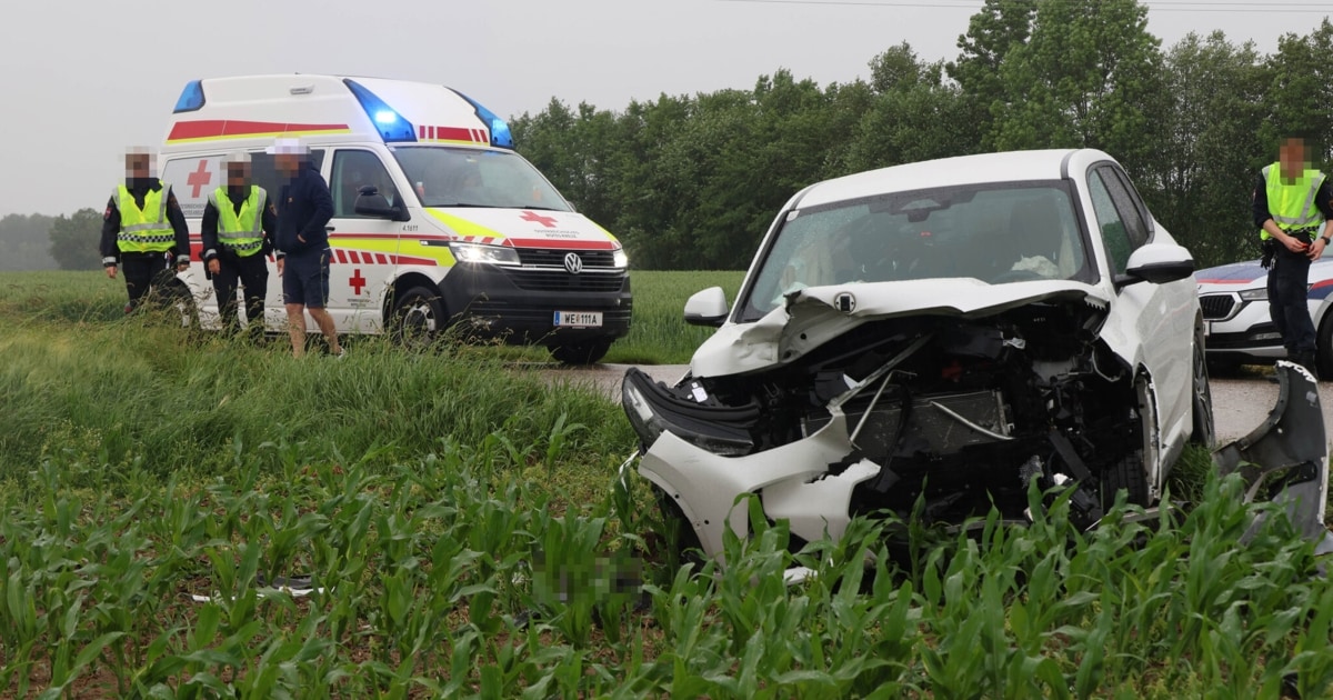 Unfall am Morgen - Rapsfeld verstellte Sicht: Schwangere verletzt ...