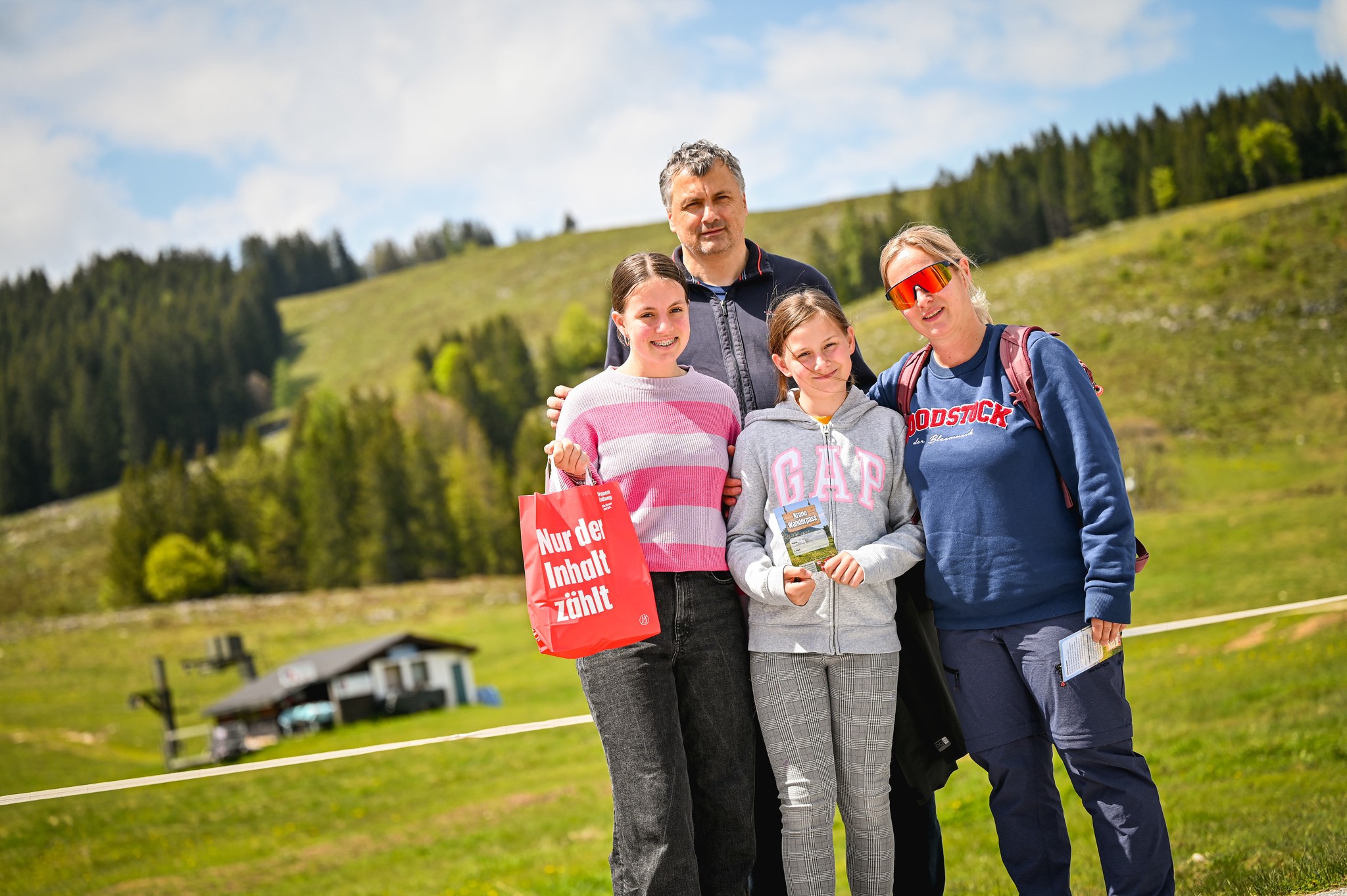 „Krone“-Wandertag - Hüttenroas auf der Postalm mit Musik und Häppchen ...