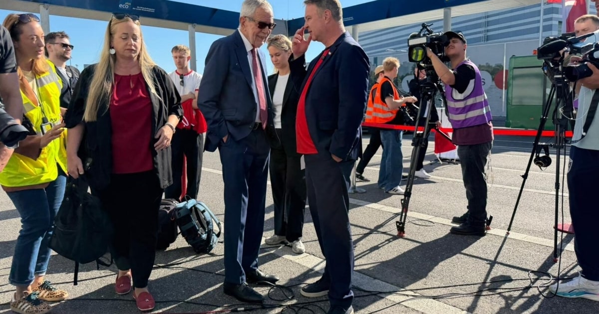 „Krone“ berichtet live - Spieler am Flughafen – Babler im Österreich ...