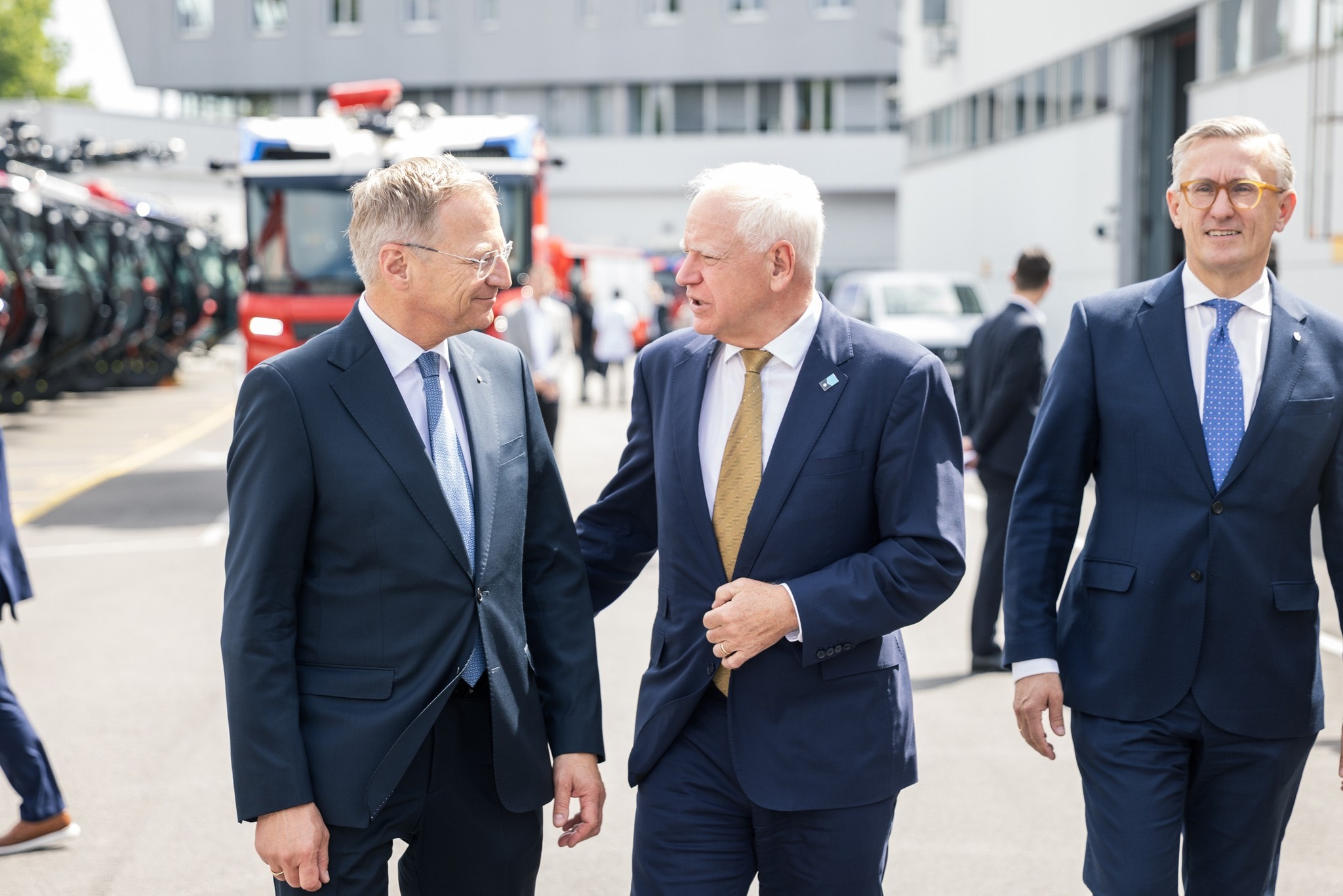 Mit Personenschutz - US-Politpromi in heimischer Firma: „Große Ehre ...