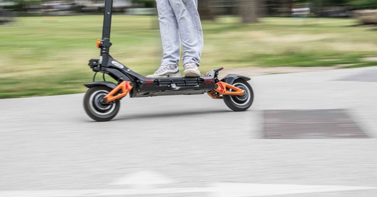 Ins Gesicht geschlagen - Passant im Clinch mit flottem Scooter-Fahrer ...